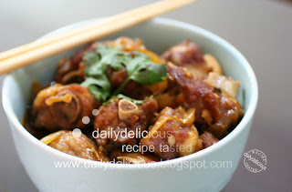 dailydelicious: Pork spare ribs braised in coconut (Suon ram man)