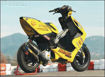 moto-scooter: Aerox Pro Race