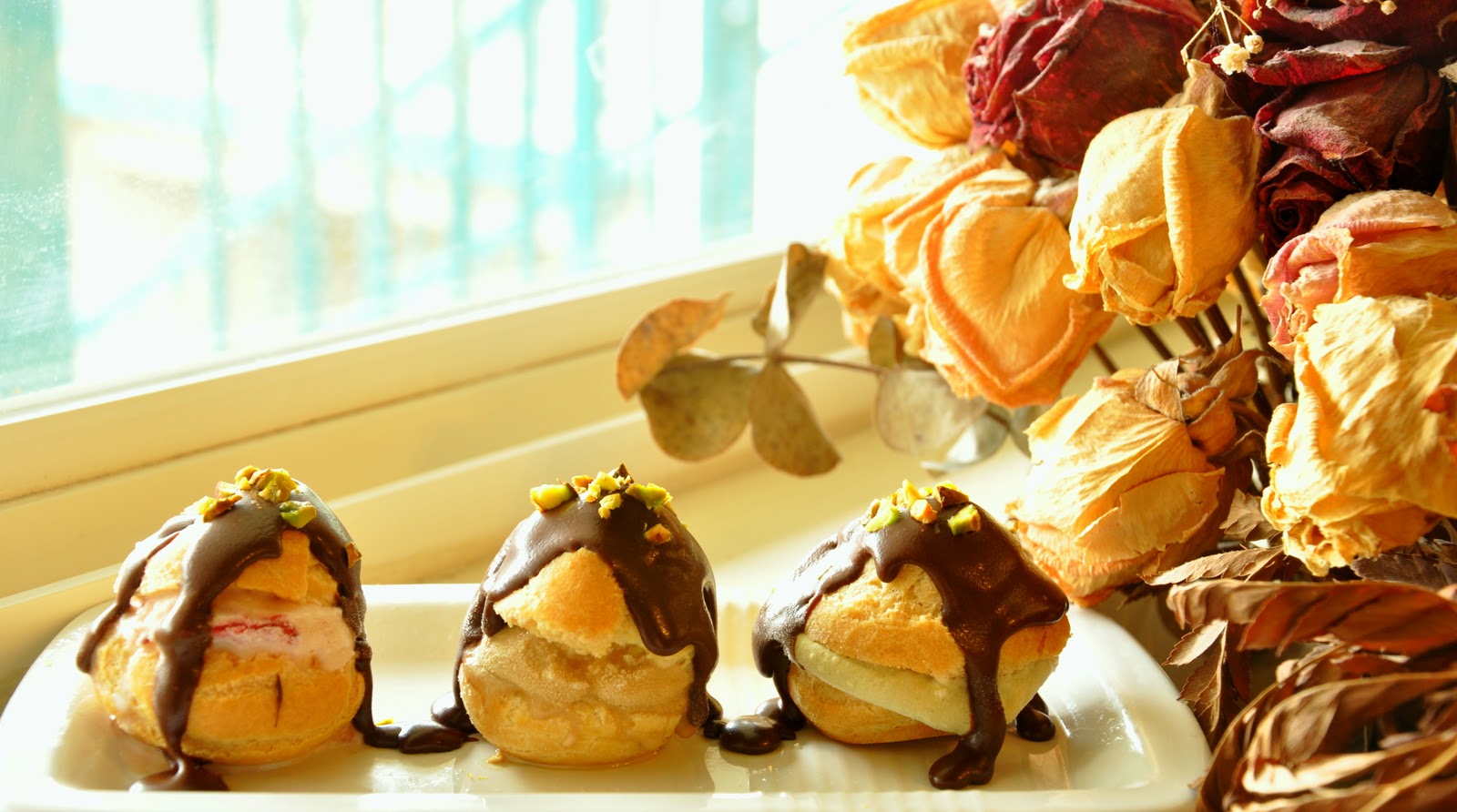 FACE YOUR BATTER ! !: Bake-oholic: Profiteroles & Gorilla Bread