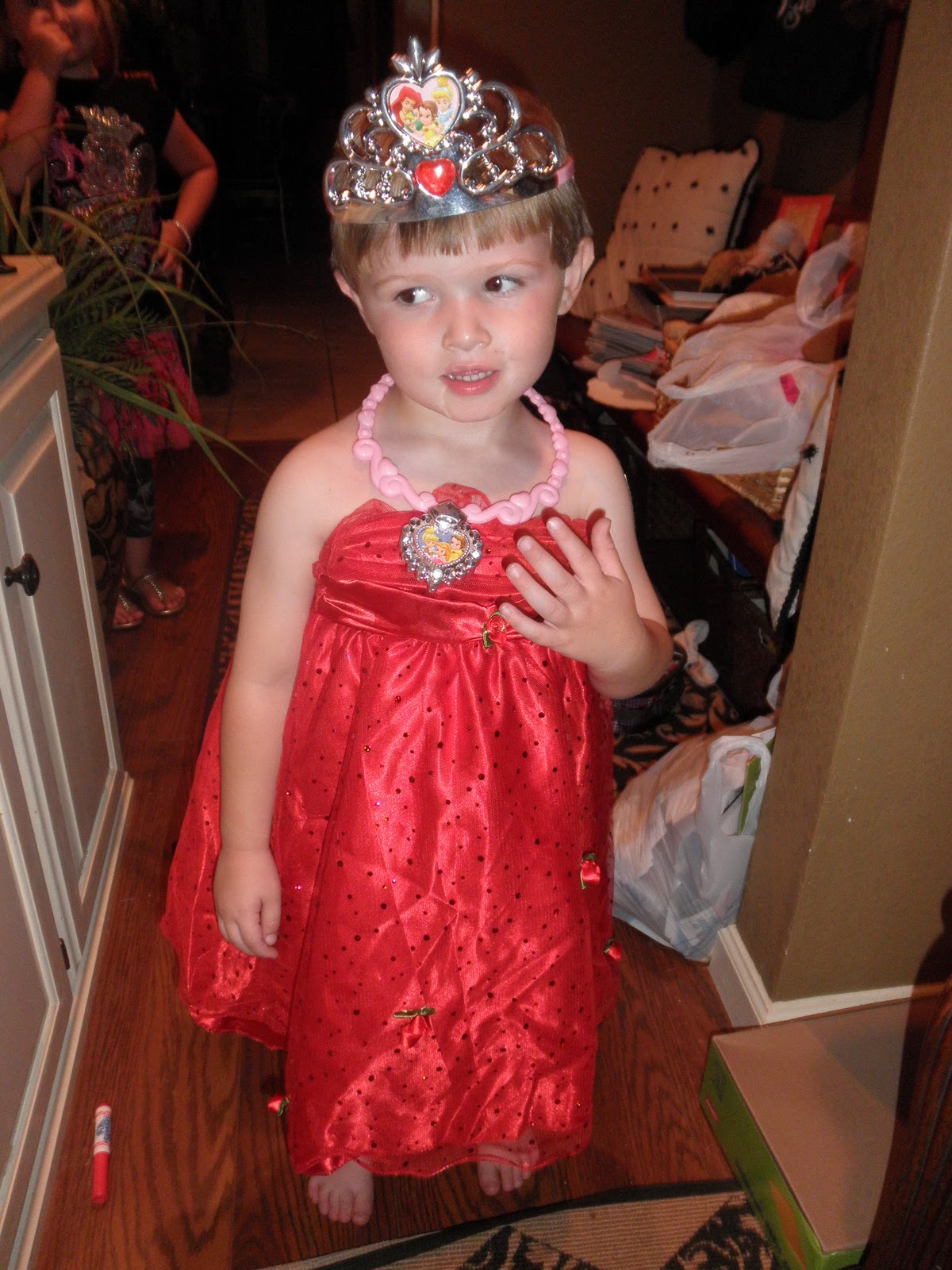 Mom 2 Three: Dress Up