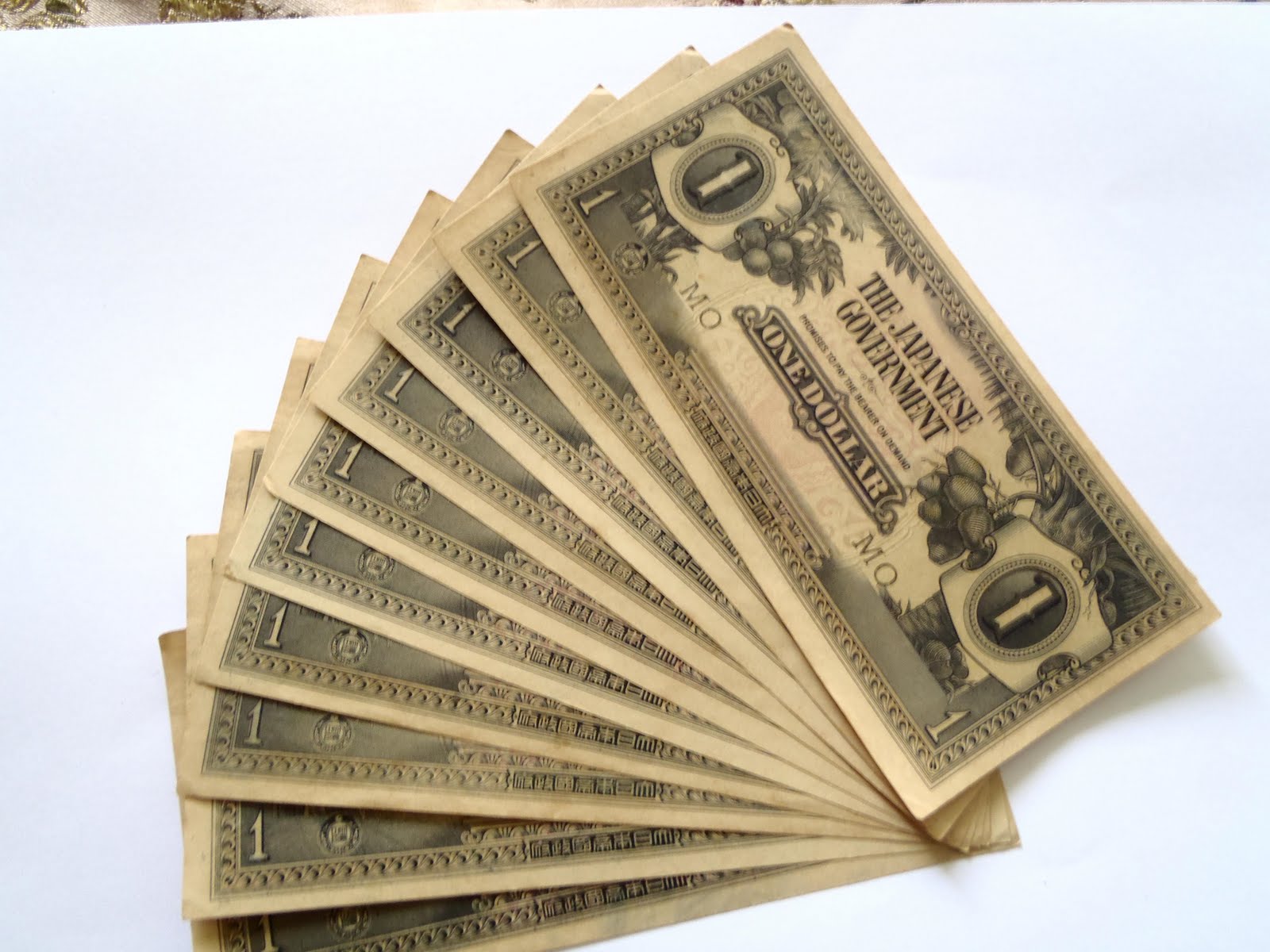 Rare historical currencies, old coins, gold and silver ornaments ...