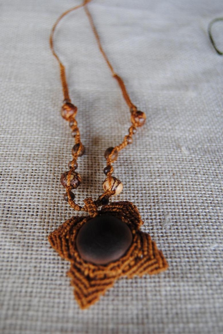 Artesania en Macramé: COLLARES MACRAME