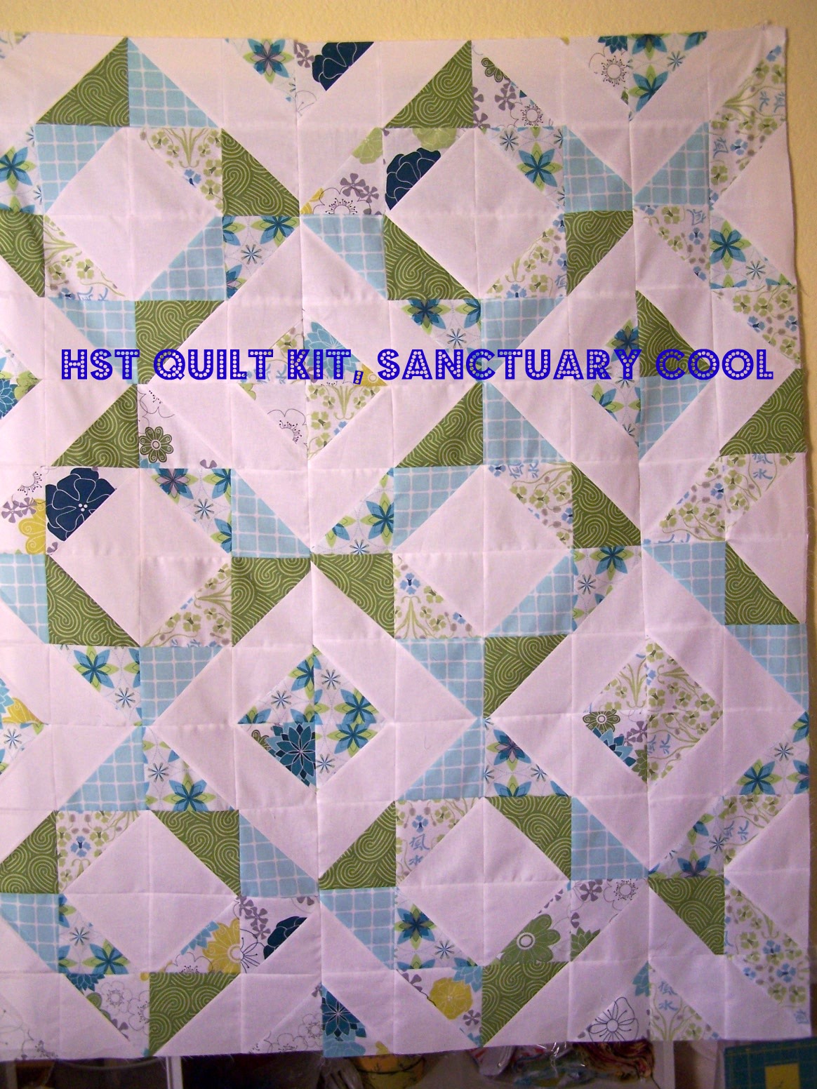 POPPYSEED FABRICS: HST Quilt kit (half square triangles)