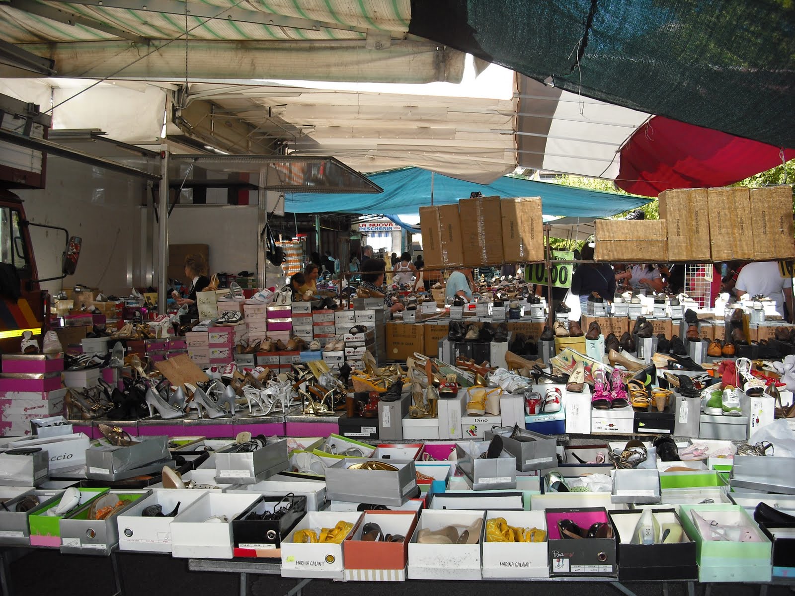 Seamless: Trip to Shoe Market in Cassino in Southern Italy