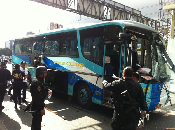 Bus exploded in EDSA today, 10 hurt, 2 dead