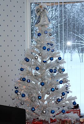 Hemma på min gata i Piteå: Den vita julgranen