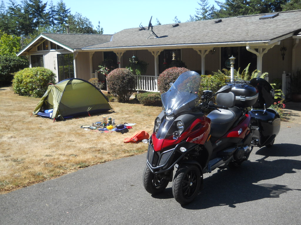 Red Dog Scooter: October 10, 2010 Catching up, Red Dog’s camping outfit