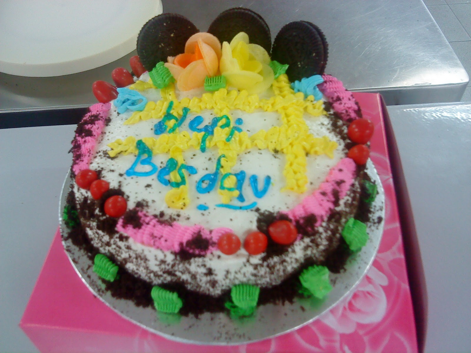 NadiRah FarHana Blog: biLa CikGu NadiRah FirsT tiMe dEcO CakE...erk..!!!