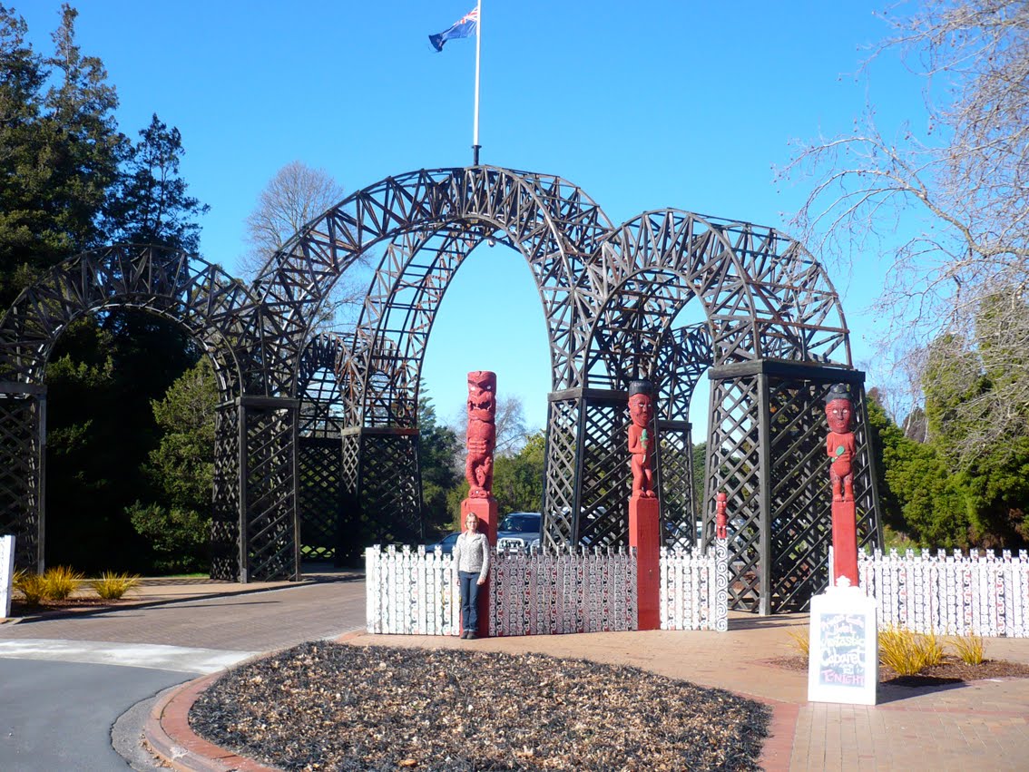 THE LAST VISIBLE DOG: Day Trip to Rotorua.