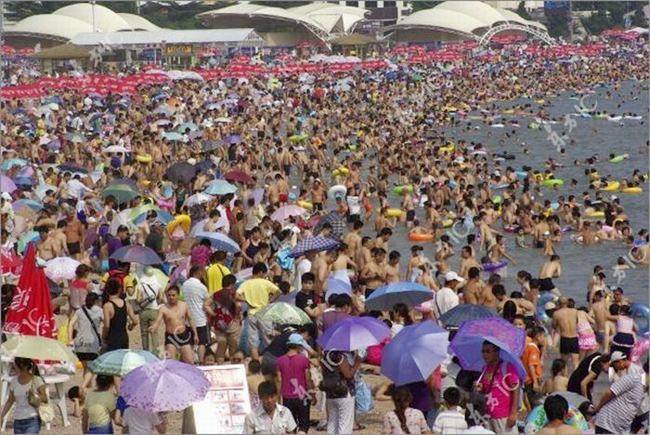 Chinese on the Beach - Photos Actress Models