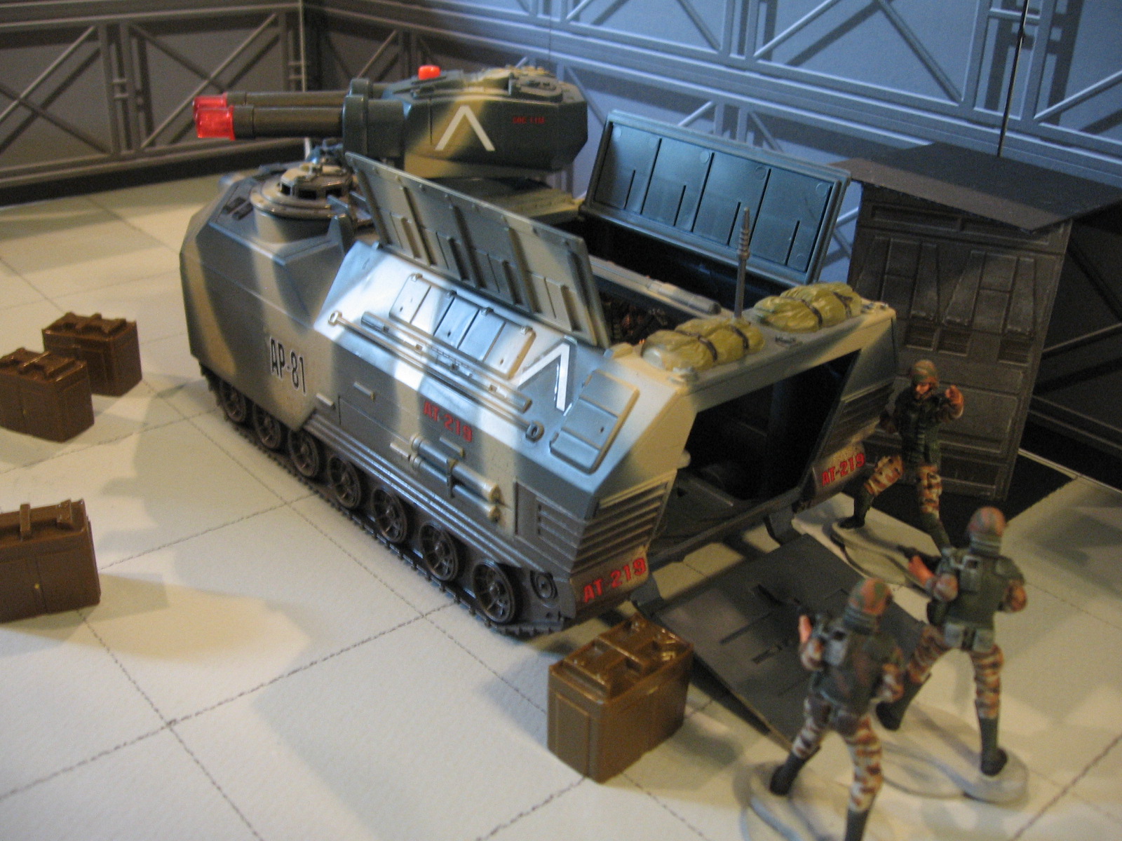 The Penny Whistle: ALIEN USCMC APC