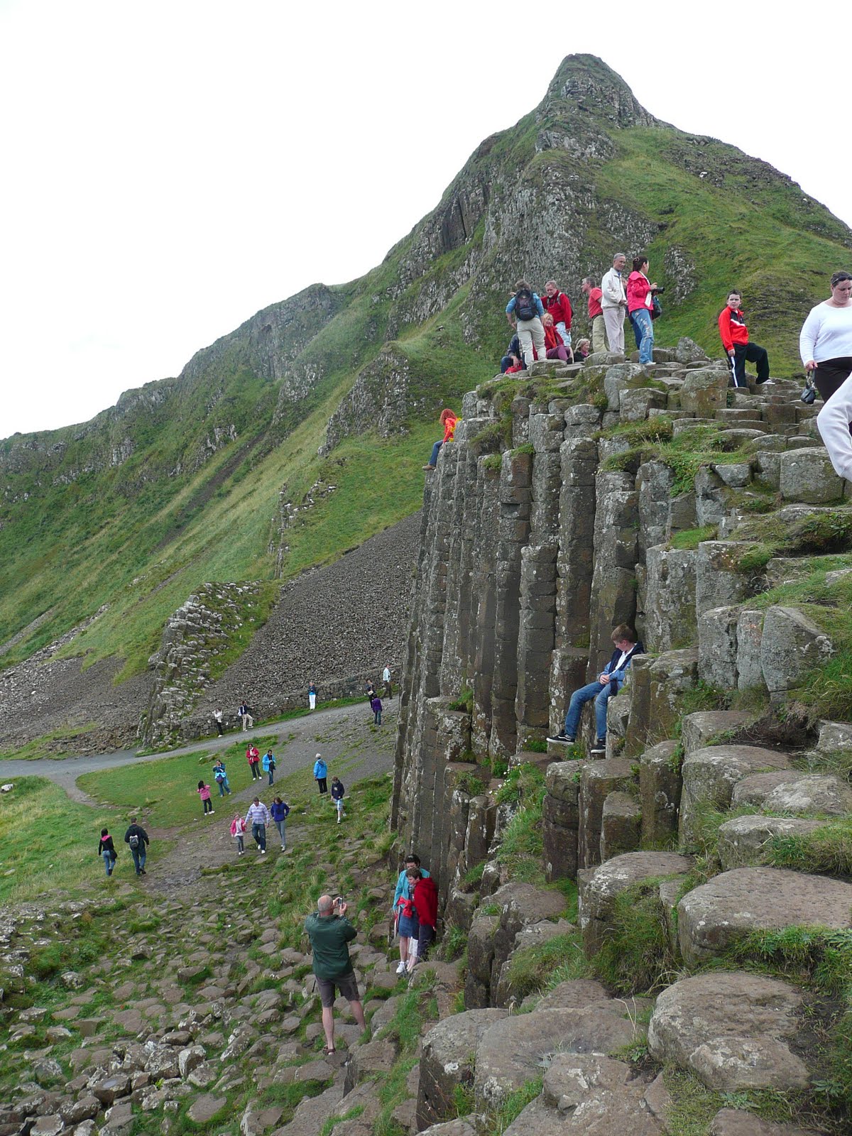 Stephanie"s Adeventure in Ireland: The Giants Causway and the 13 mile walk