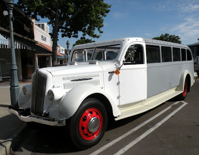 Automotive Car Magazine: Old school bus manufactured by White trucking ...