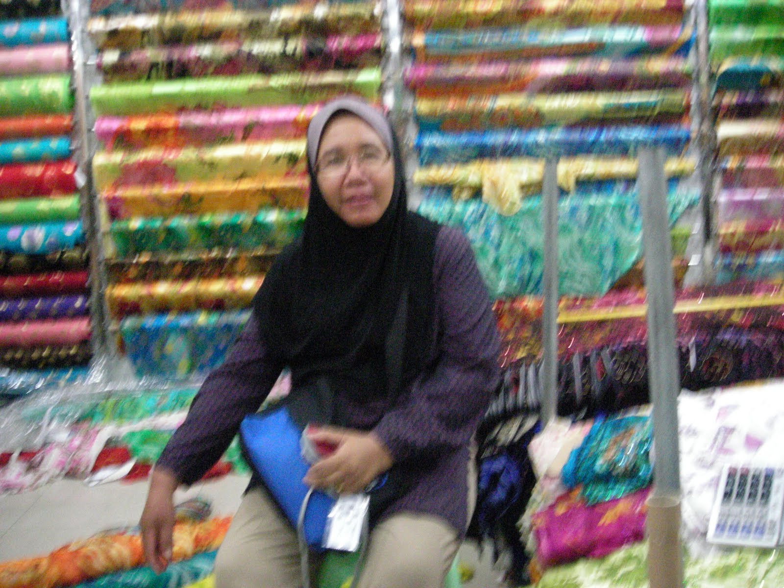 cantiksihatmenawan.com: suasana membeli belah di gz