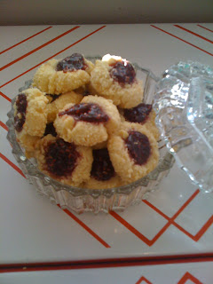 The Hungry Momma: Austrian Jam Cookies