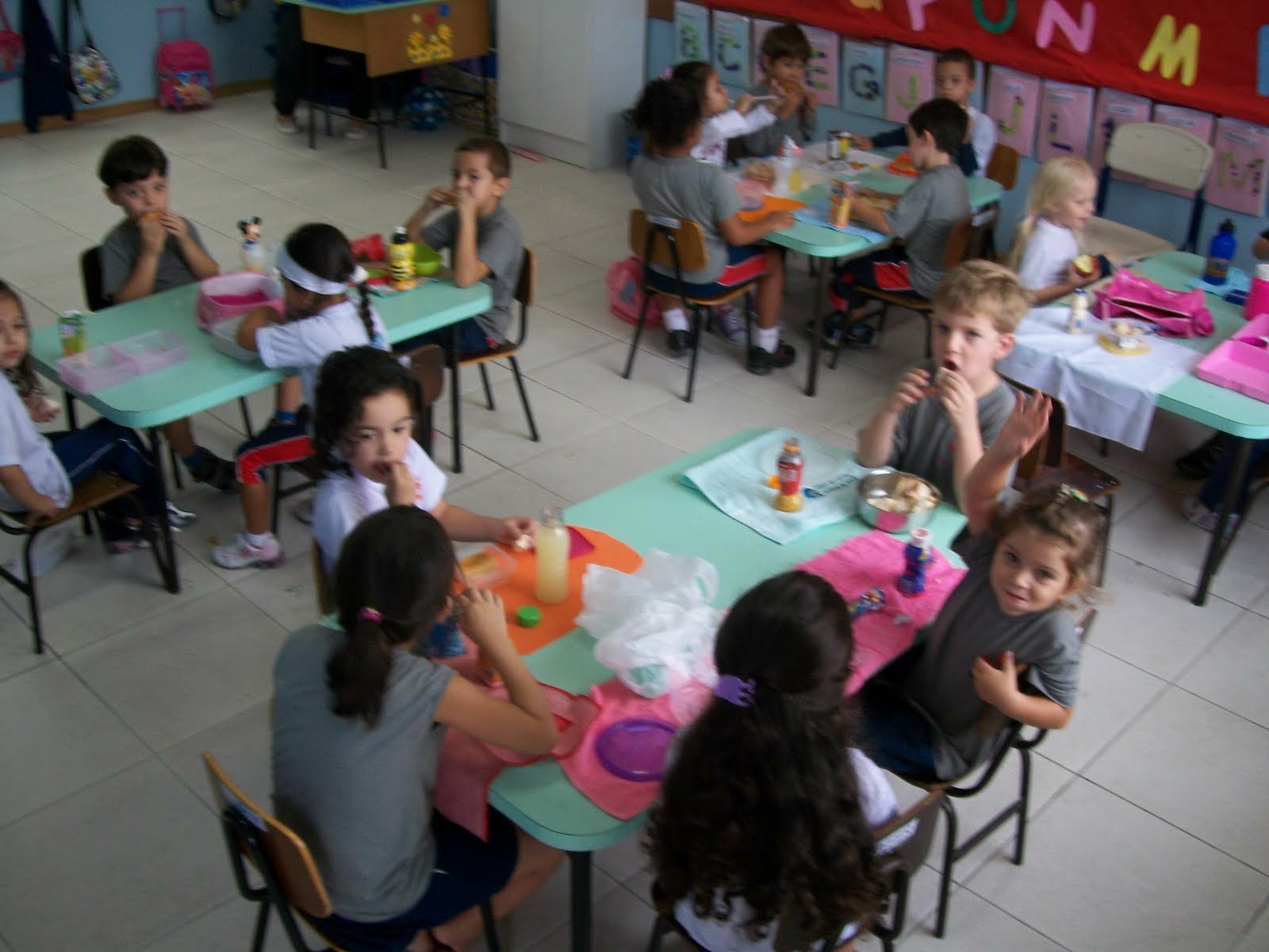 Hora do lanche... :: Educação Infantil