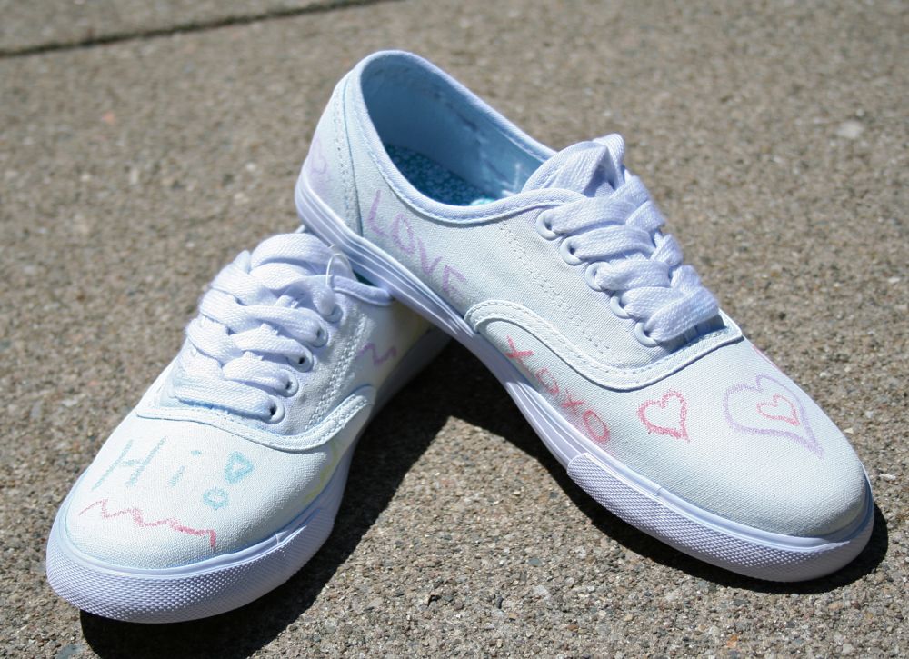 Sew Can Do: CraftShare Week 6: Chalkboard Shoes!