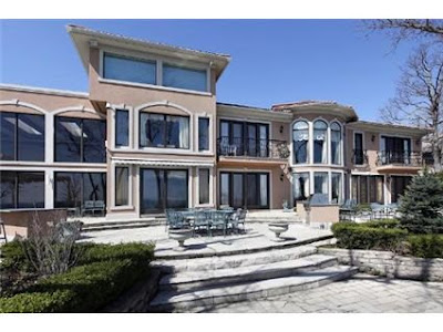 Lake Michigan Mega Mansion | Homes of the Rich