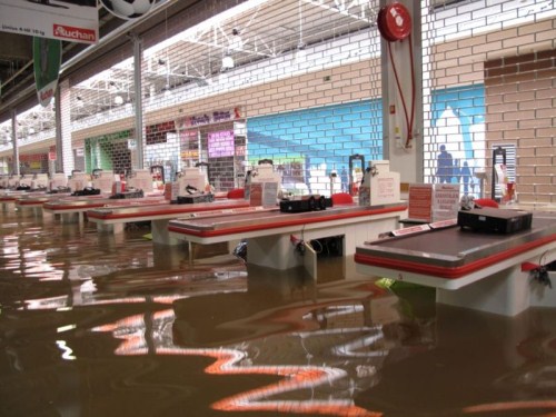 Welcome to FunnyDust: Flooded Supermarket (5 Photos)