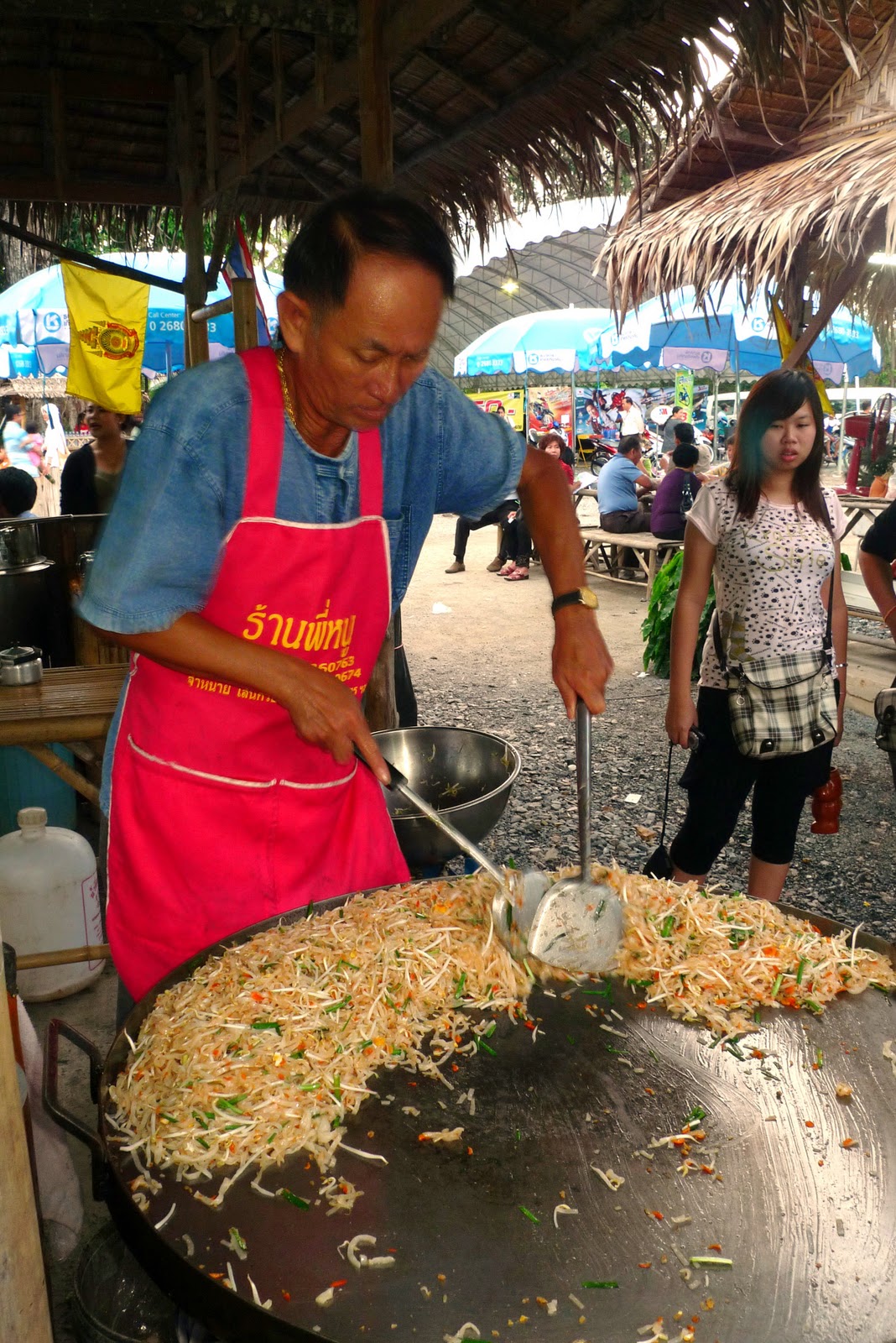 EAT OUT with SAM: Street Food in Hatyai, Thailand.