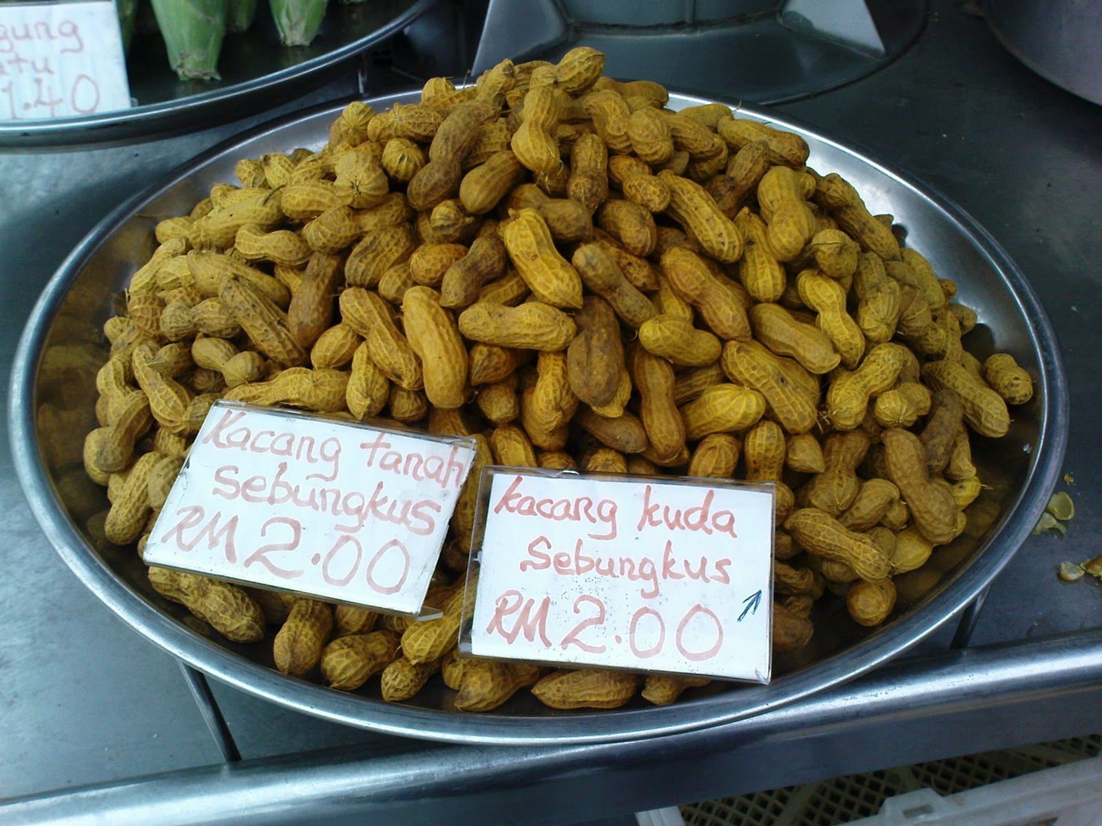 EAT OUT with SAM: Steam Groundnuts, Maize, 'Kacang Poi' and 'Kacang ...