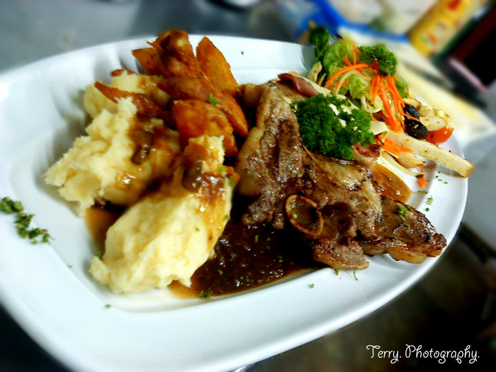 Kuching Must Know!: Sharing Planet (Kuching)