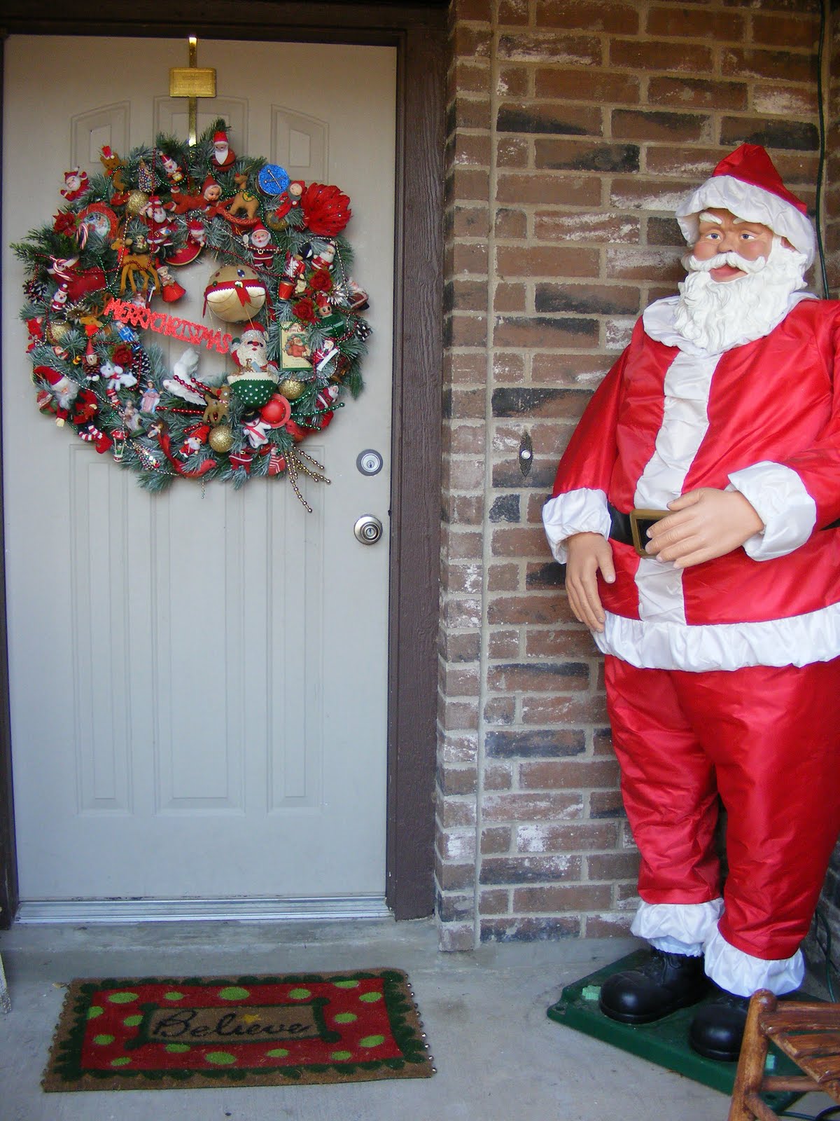 Creating Myself: My ticky-tacky vintage wreath & Day 12 box...