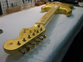 WizardofBaum: PRINCES GOLD STRATOCASTER