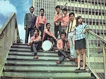 POP 60'AN: POSTER KLASIK FILEM MELAYU & KUGIRAN2 TOP POP 60AN...!