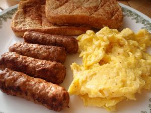 Mahanjumati: Mapishi – Mayai Mchanganyiko, Tosti na Soseji