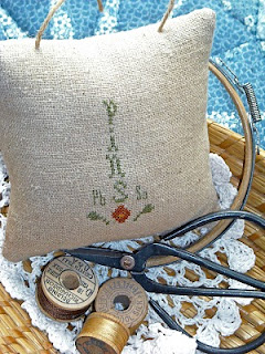 Stitchin' Sweet Sue: ~ PIN PILLOW FOR PAMELA