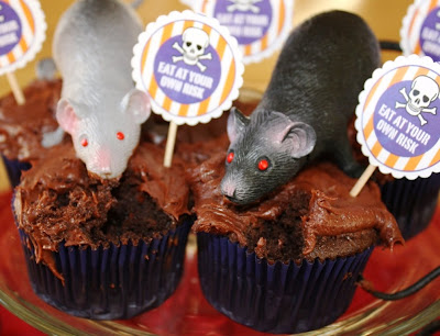 Gourmet Mom on-the-Go: Rat Infested Cupcakes