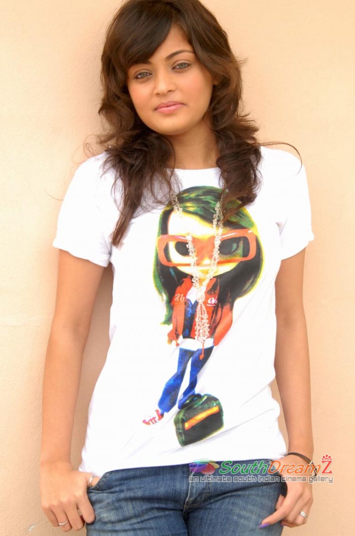 Celebs Sensation: Sneha Ullal Hot Gallary