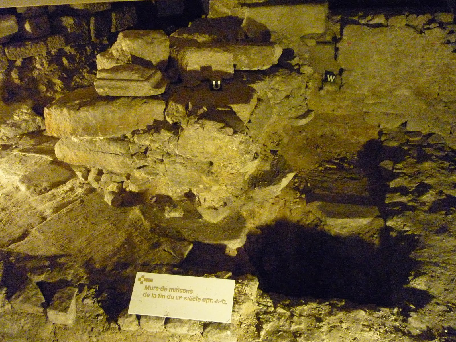 Dr.jéjé visite Paris: La Crypte archéologique du parvis Notre-Dame