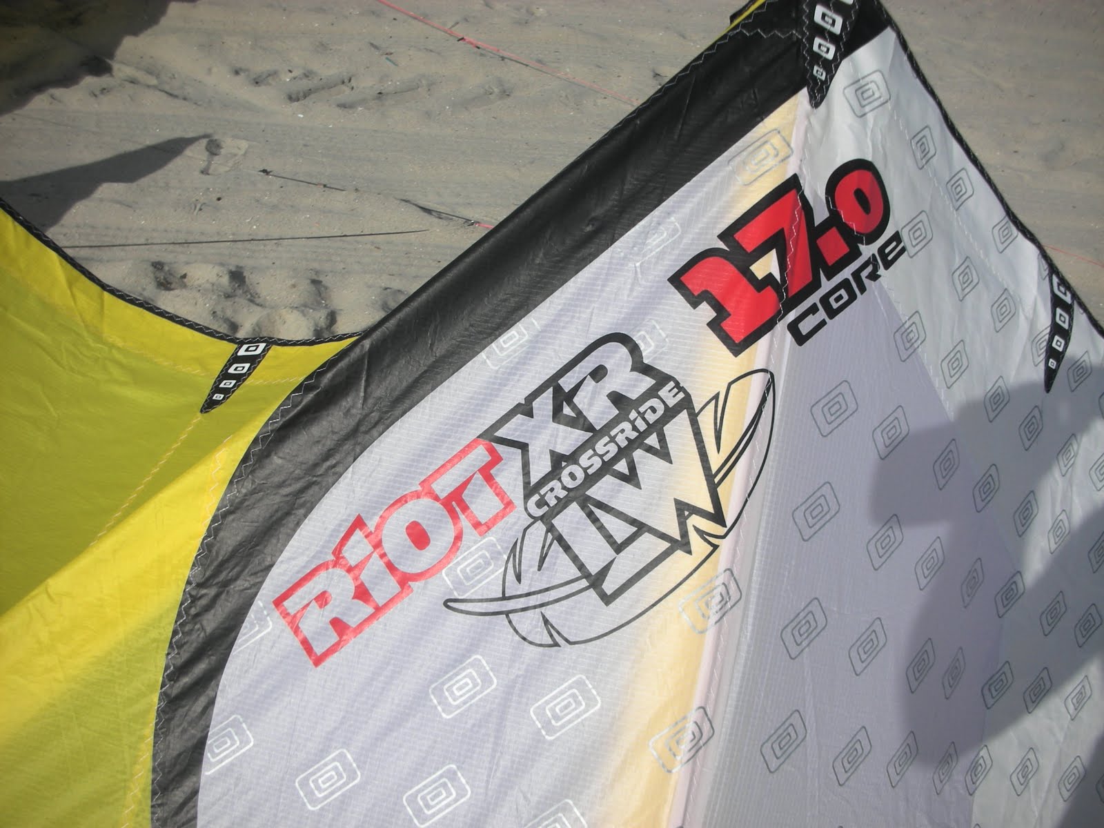 SEVEN SINS KITEBOARDING CORE KITES: 2011 CORE KITES XR LW RIOT 17 mts ...