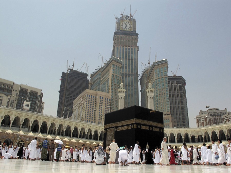 Menara Jam Terbesar Dunia di Makkah