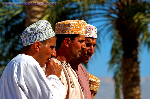 Omani Men's Traditional Dress: the Omani Dishdasha | Mixed Fashion Design