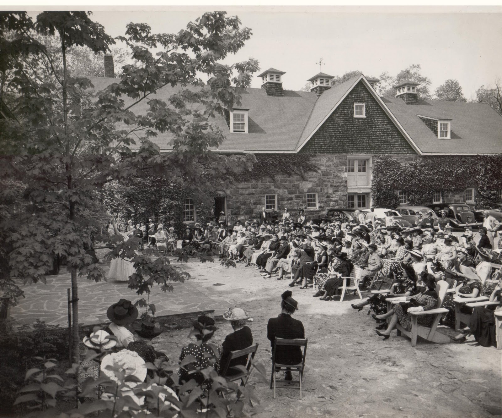 The Smoke Rise and Kinnelon Blog: The Smoke Rise Inn In Pictures: Outdoors