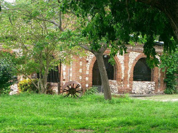Escuela Superior Acreditada Loaíza Cordero del Rosario: *Historia de ...