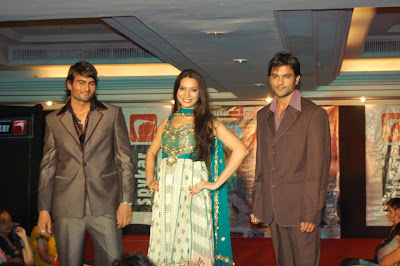 Roushika Reikhi: "FASHION" Anchor Video & Photo