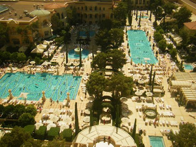 Bellagio-Las Vegas.blogspot.com: Bellagio Pool at Bellagio Las Vegas Nevada