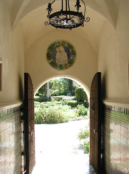 Design + Obsessed: An Arch Can Change A Look!