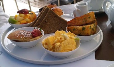 Ladies who do lunch in Kuwait: Casper & Gambini's breakfast deal