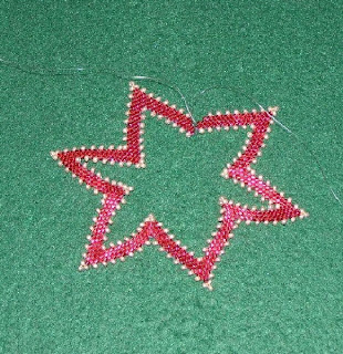 Queenie's Beads: WIP Russian Leaf Done in Peyote - Part 1