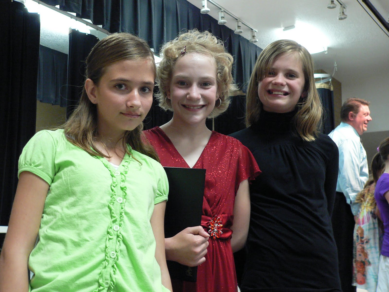 myBFFisMYsisBUTonlyIFiAMhers: Lexi's 6th grade graduation