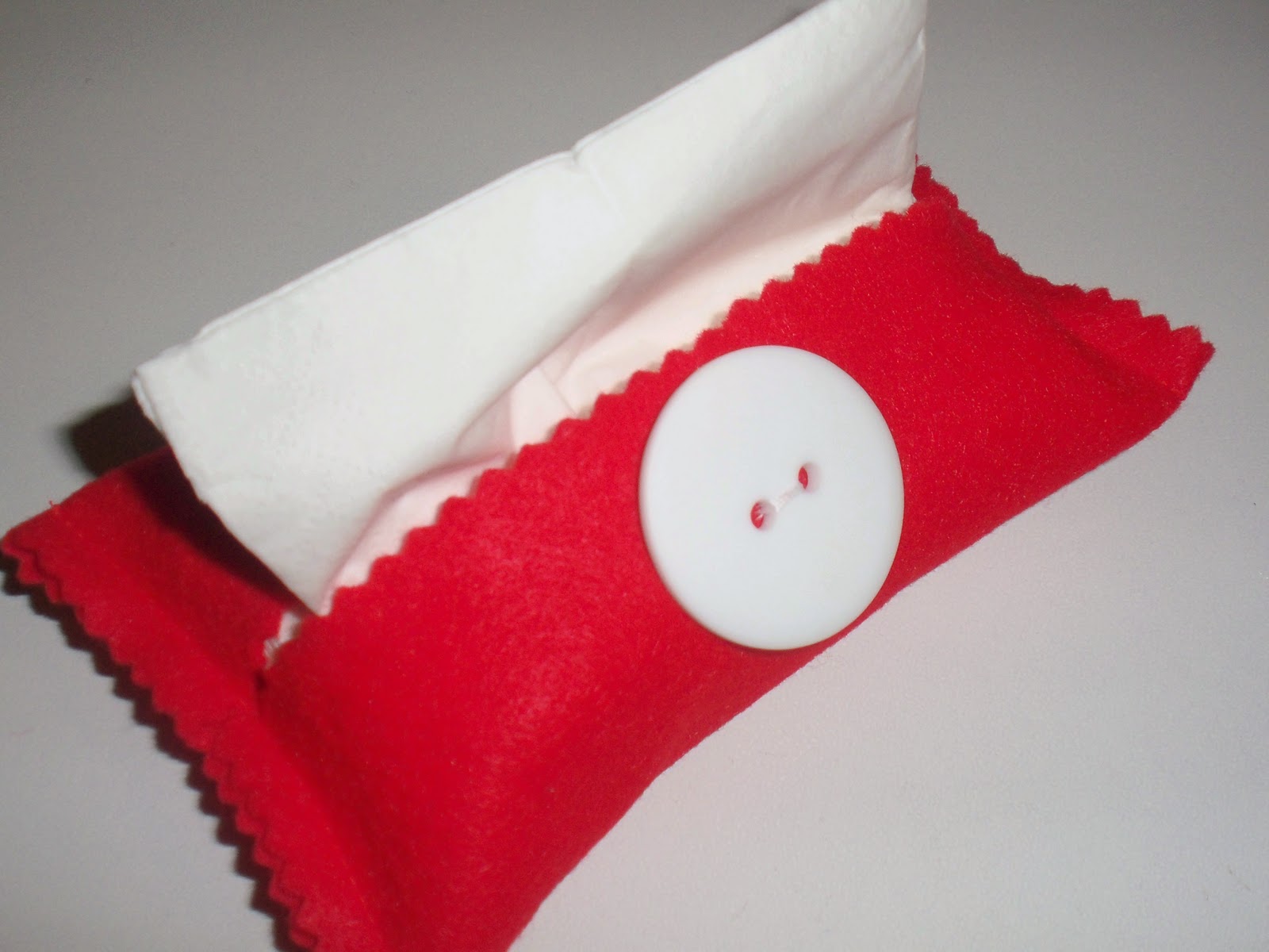 The Life of Jennifer Dawn: Tissue Pouch Tutorial