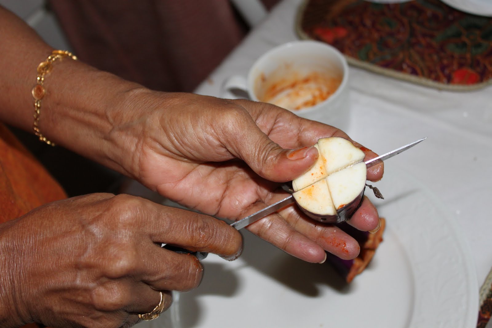 MAA ABHIRUCHI: Inguva kharam pettina Vankaaya / Egg plant with Asafoetida