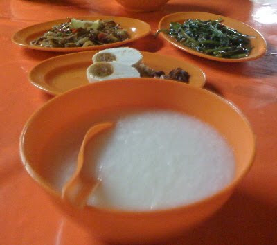 MAKAN2-JALAN2: Bubur Nasi @ Taman Sentosa, JB