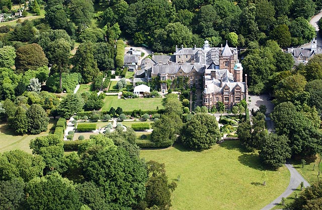 Victoria (Magazine) at Holker Hall – Number One London