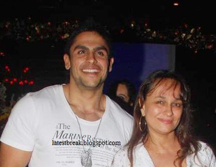 Nude sakarepe: Photos of Ashmit Patel's Birthday Bash | Veena Malik ...